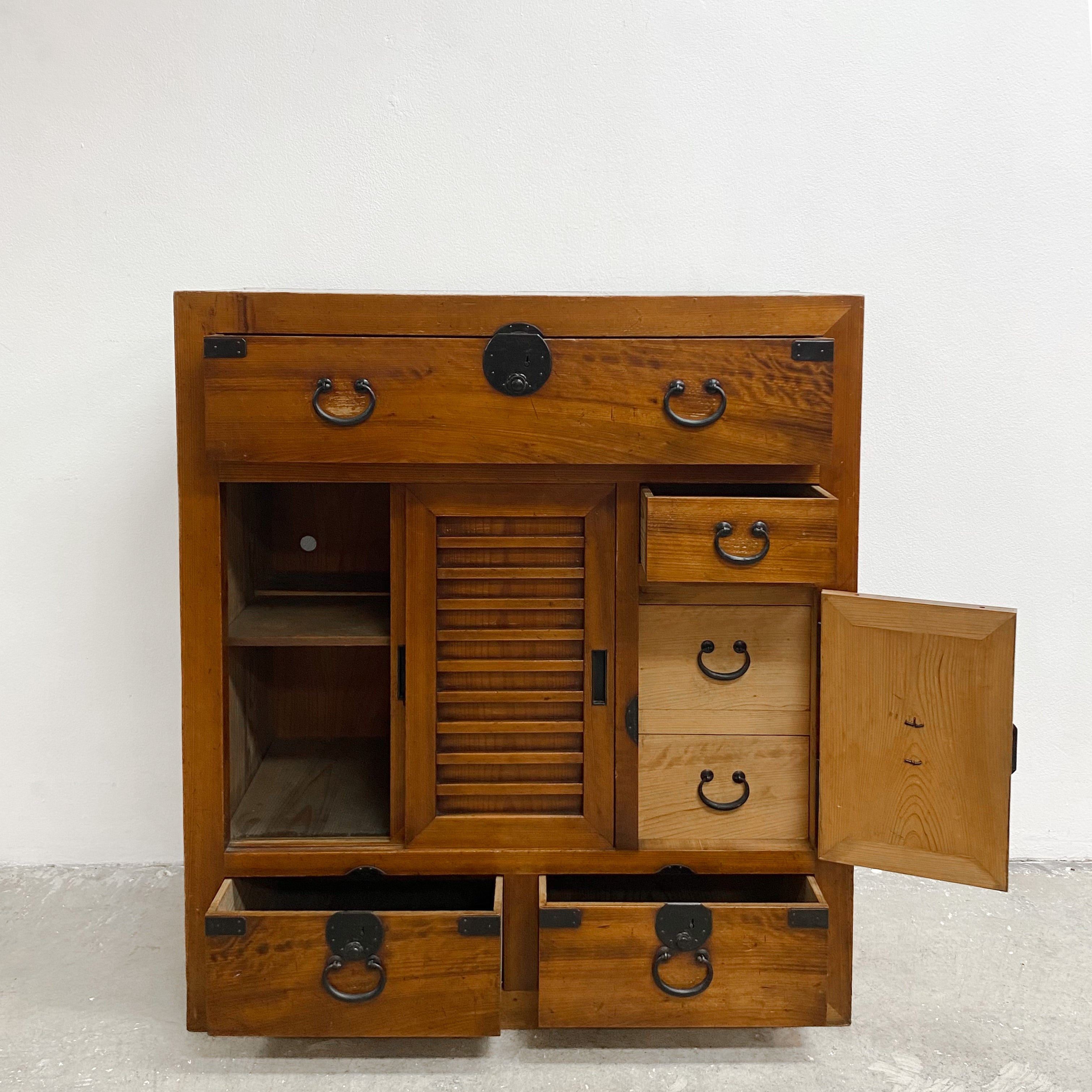 Vintage One piece Japanese Compact Tansu Chest Drawers With Keys– The ...