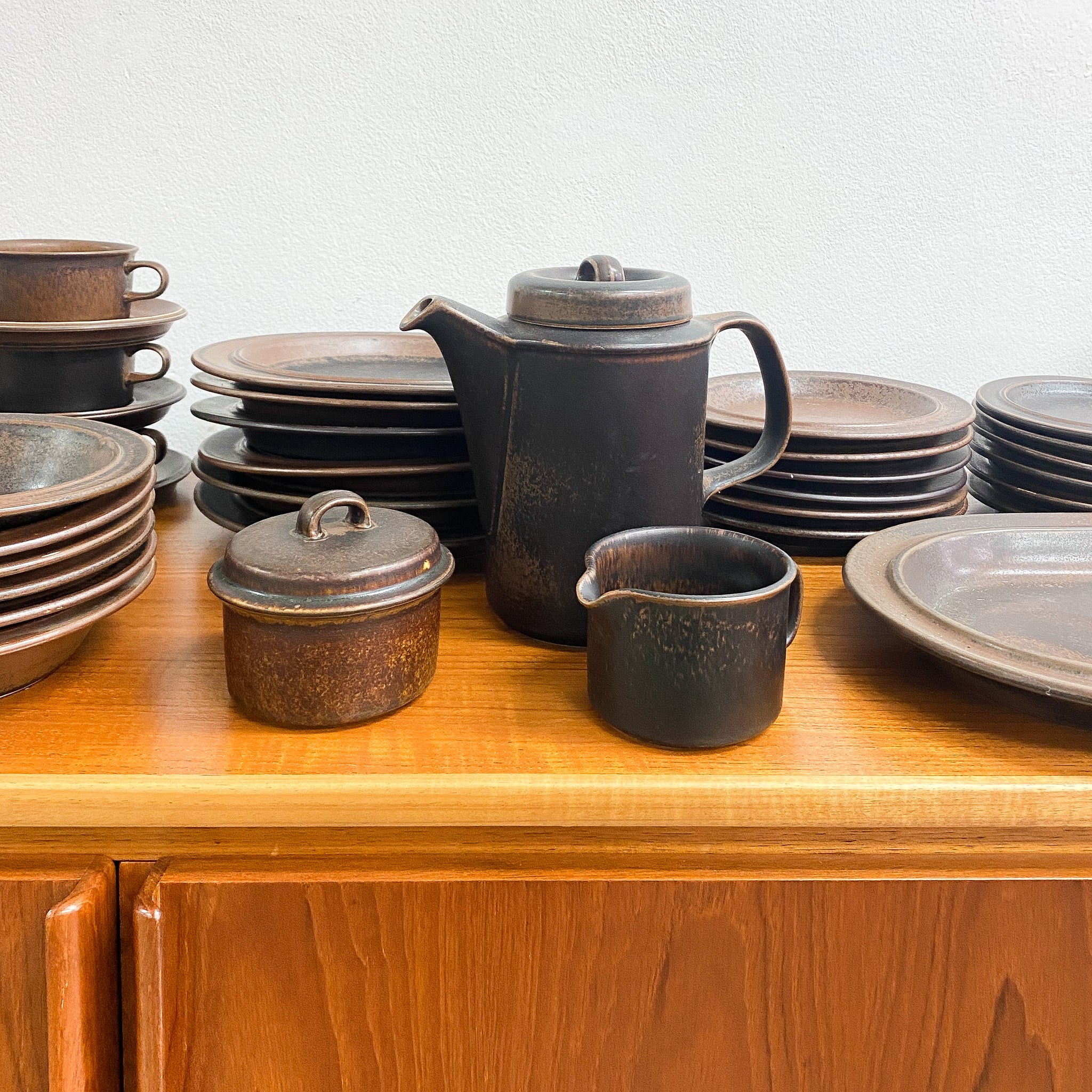 Mid Century Arabia "Ruska" Coffee And Dinner Set– The Design Ark