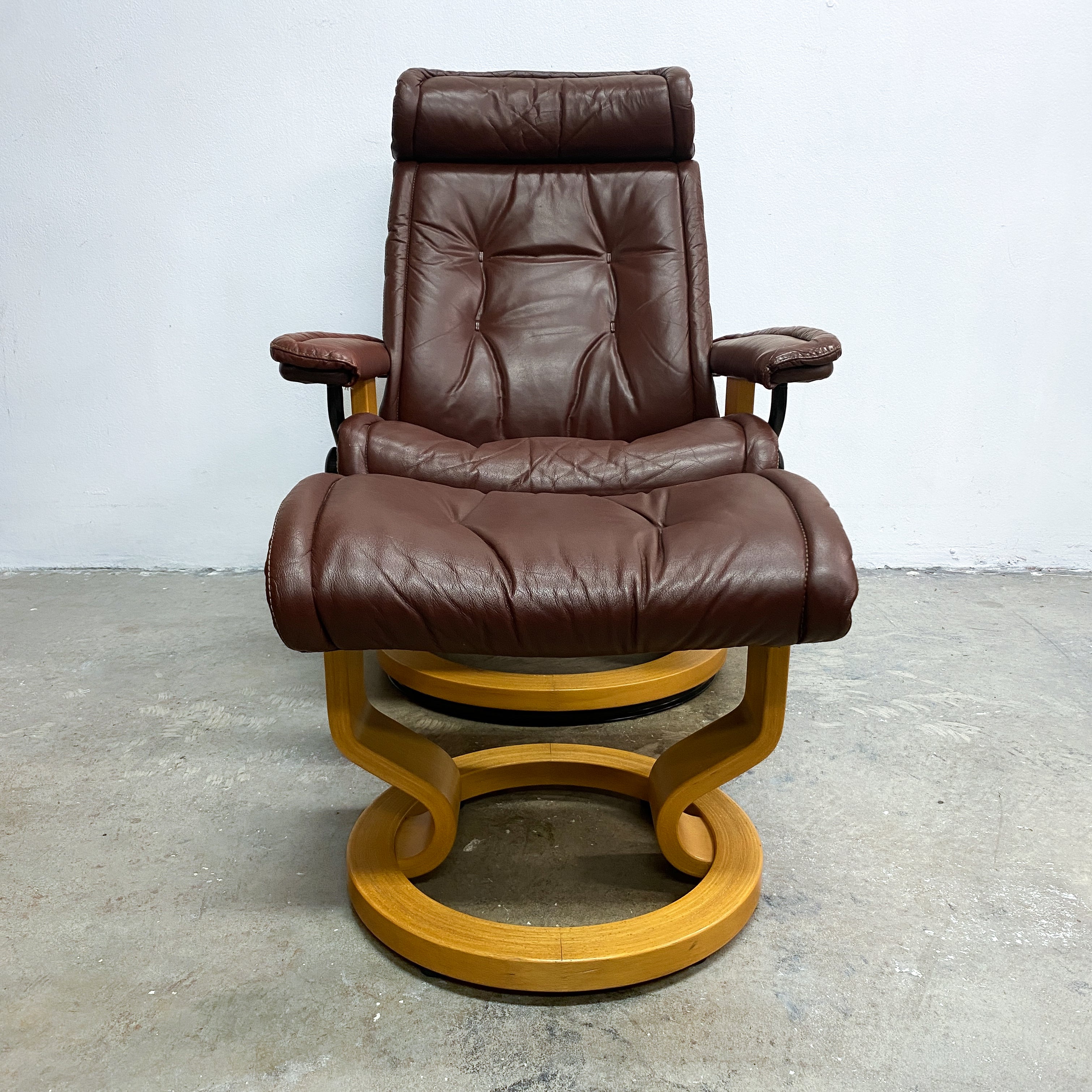 Ecornes Norwegian Stressless Leather Recliner Armchair With Footstool ...