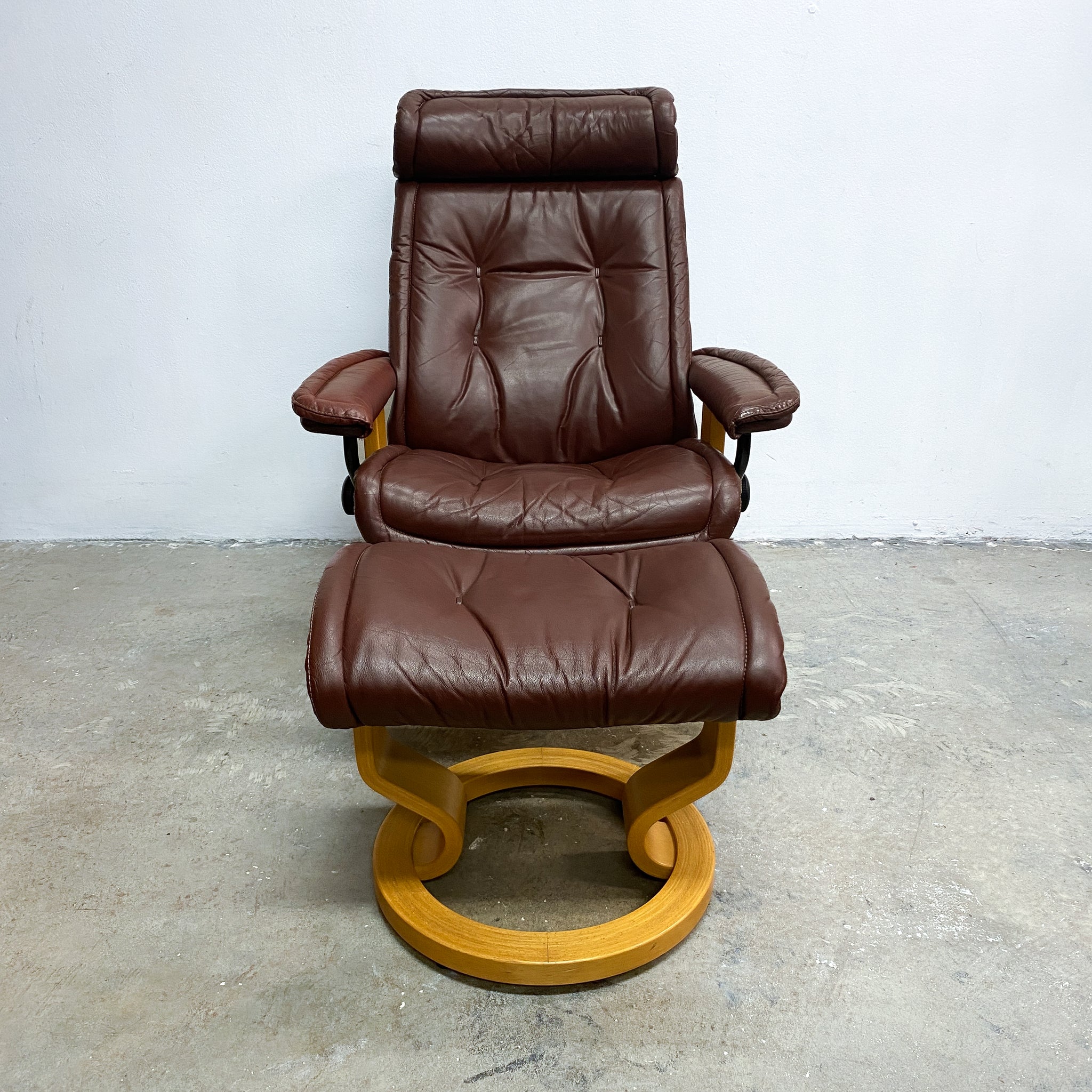 Ecornes Norwegian Stressless Leather Recliner Armchair With Footstool ...