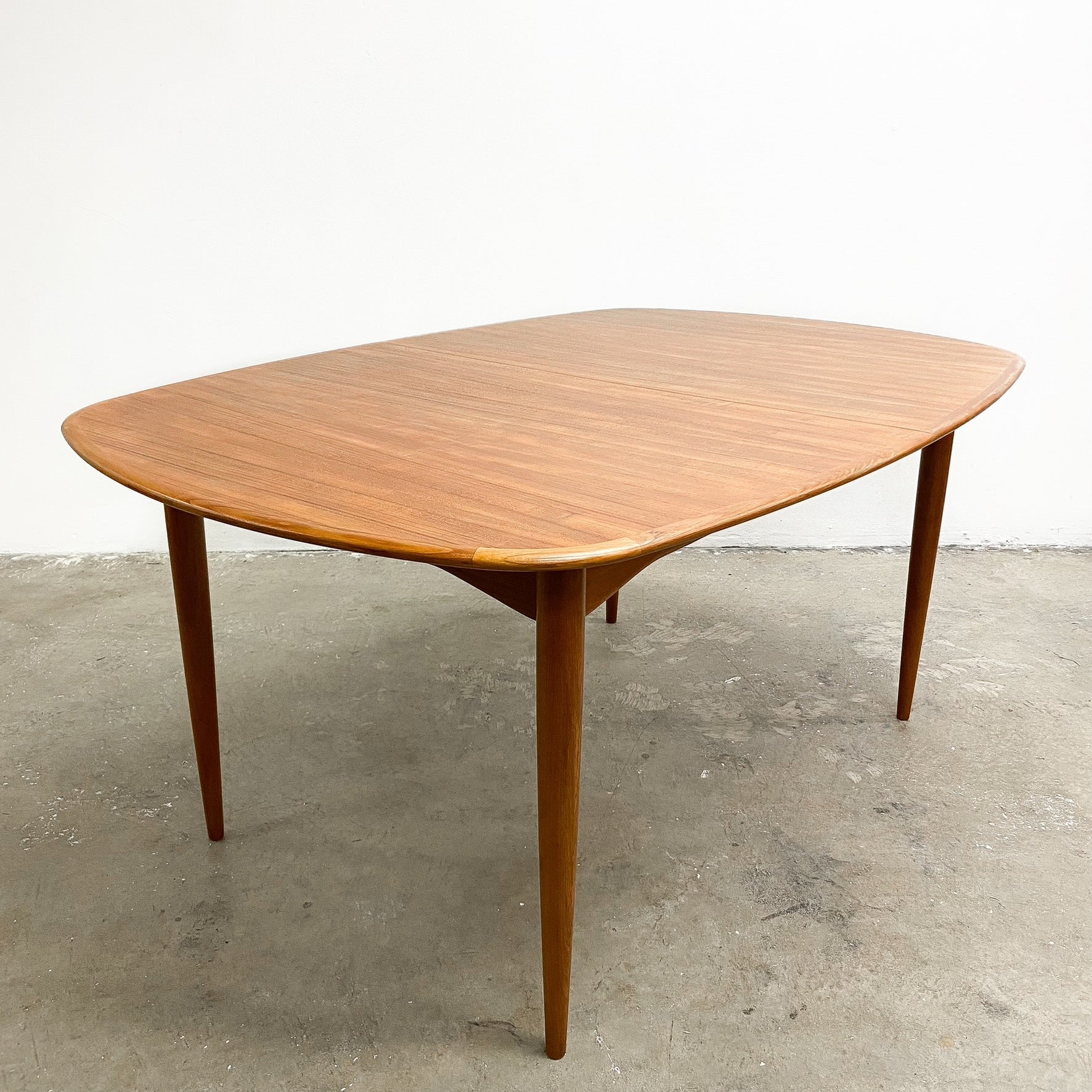Mid Century Parker 'D' End Extension Dining Table - Professionally Res ...