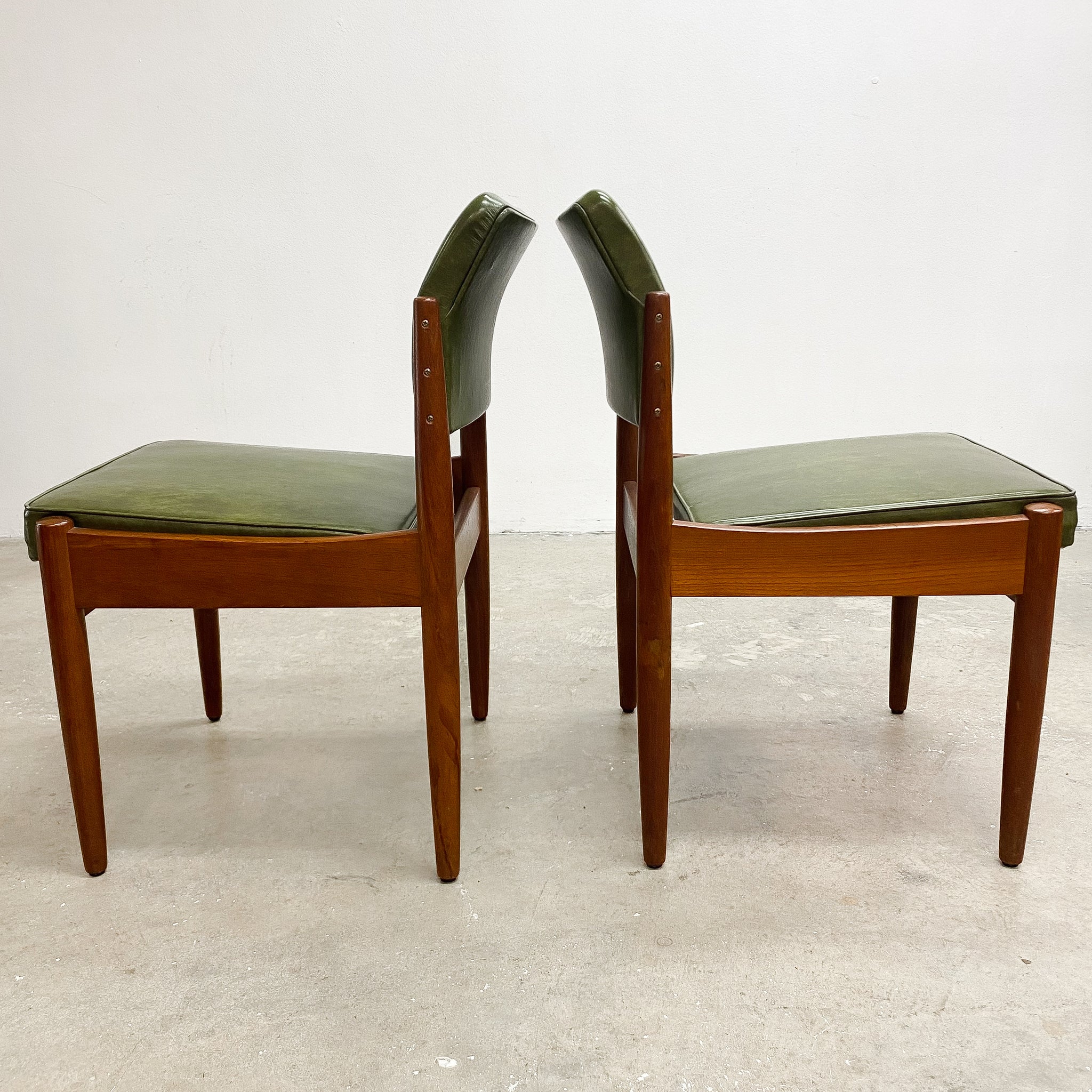 Set Of 6 Green Chiswell Dining Chairs Circa 1973– The Design Ark
