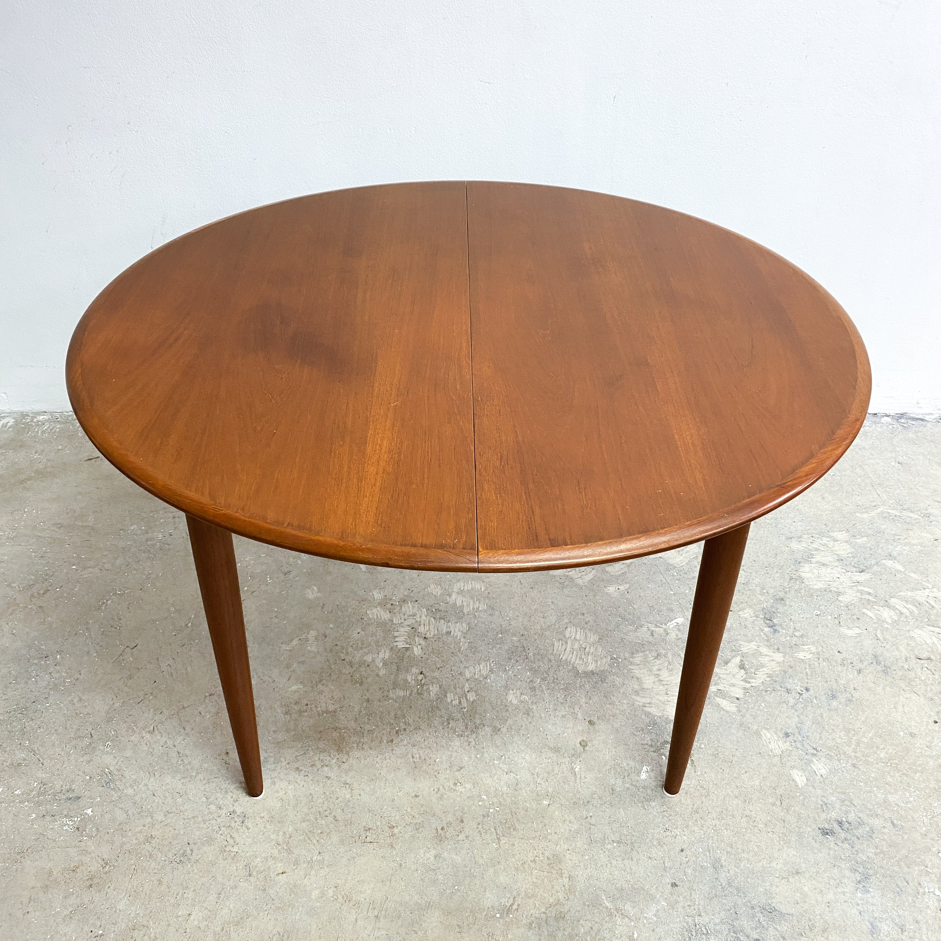 Mid Century Parker Teak Round Extension Dining Table– The Design Ark