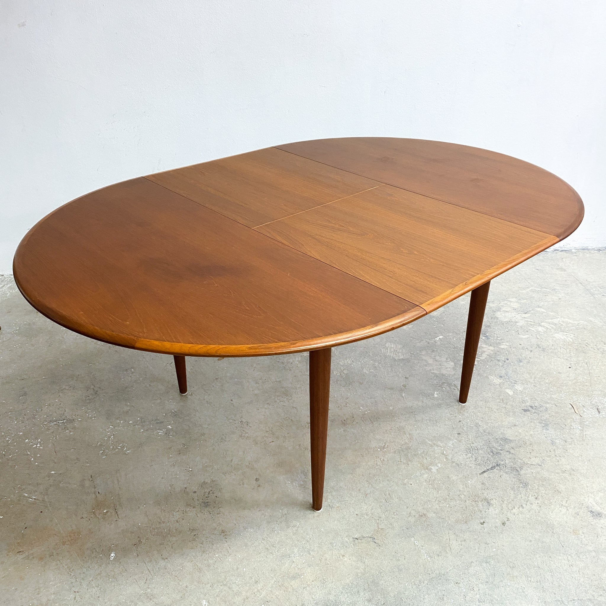 Mid Century Parker Teak Round Extension Dining Table– The Design Ark