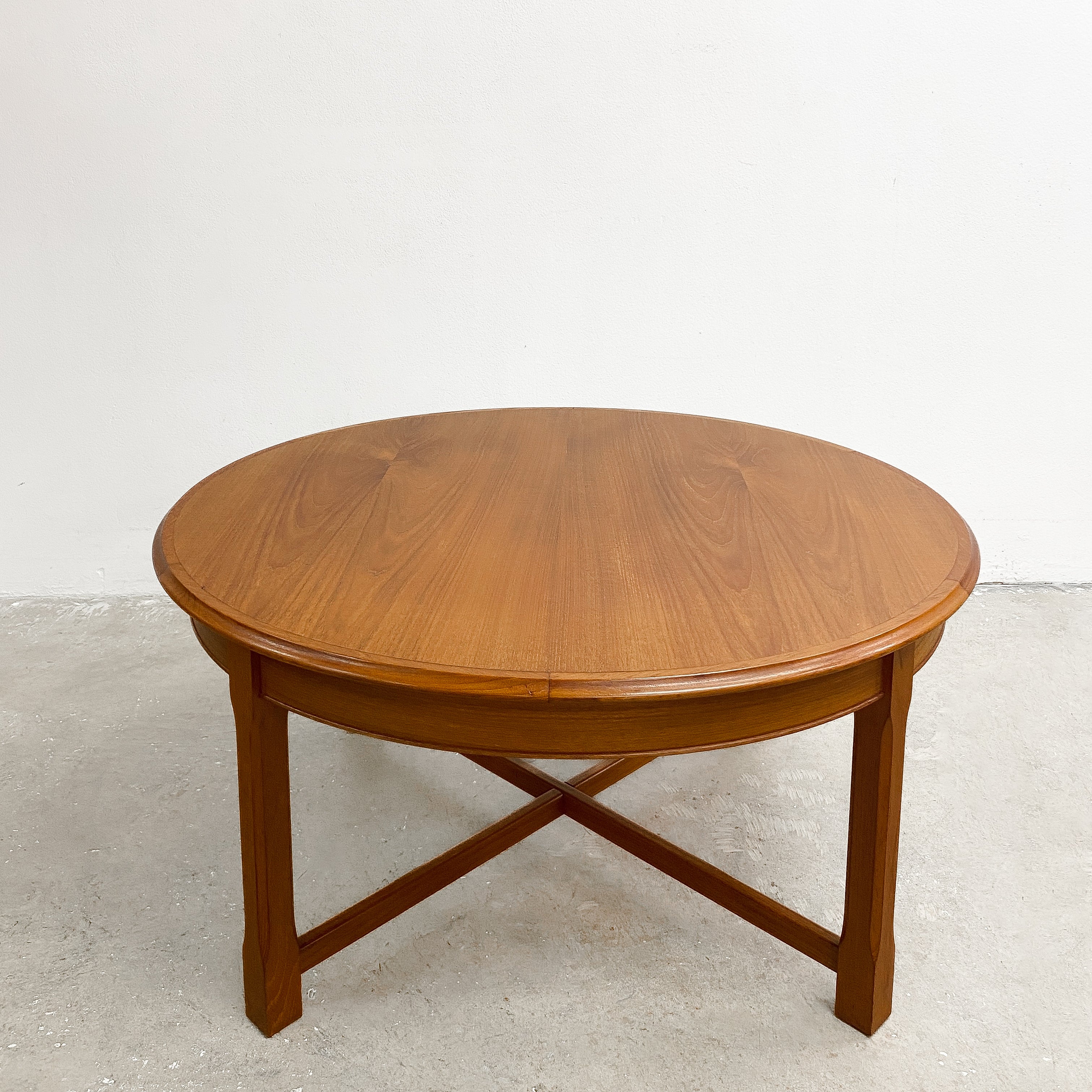 Mid Century Parker Round Coffee Table– The Design Ark