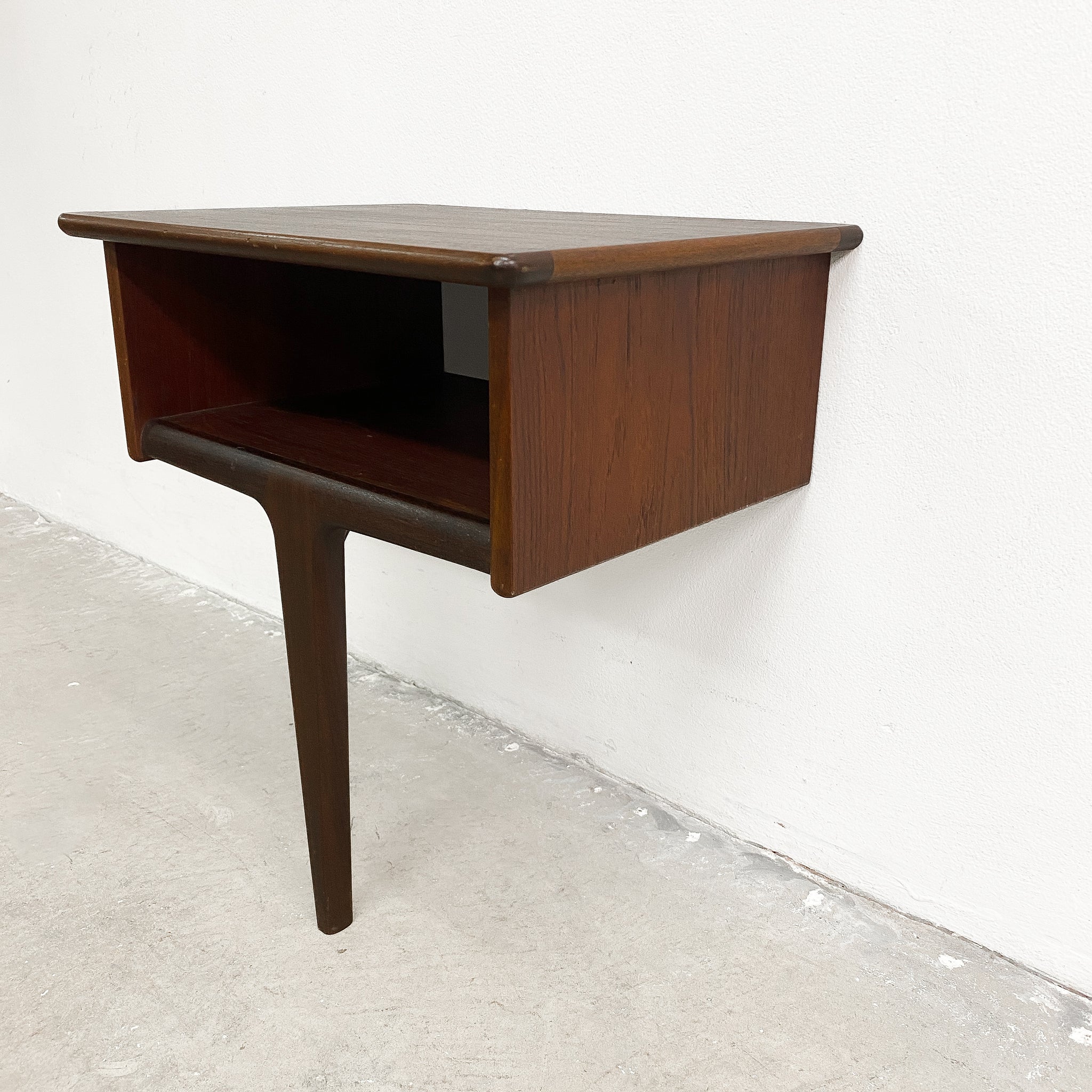 Pair Of Mid Century Modern Teak Floating Bedside Tables By Younger– The ...