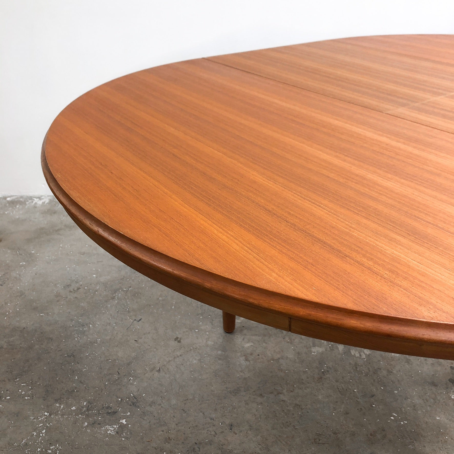 Mid Century Teak Chiswell Extension Dining Table– The Design Ark
