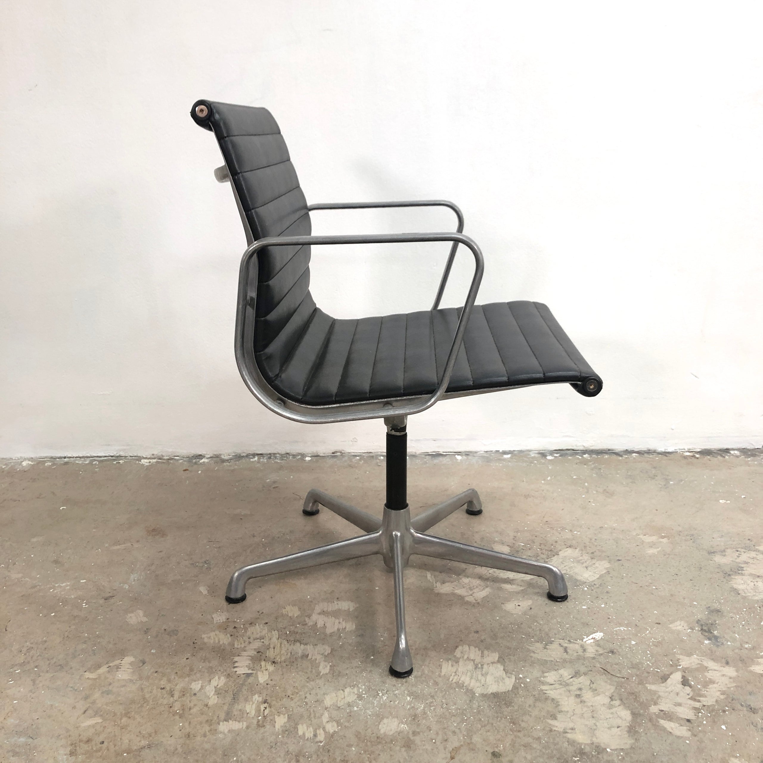 Genuine Eames Group Office Arm Chair Chair ICF Italy – The Design Ark
